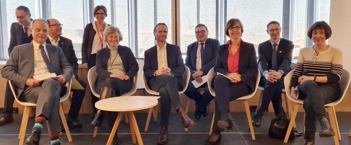Preventing pandemics: dialogue between scientists, policy makers and ...